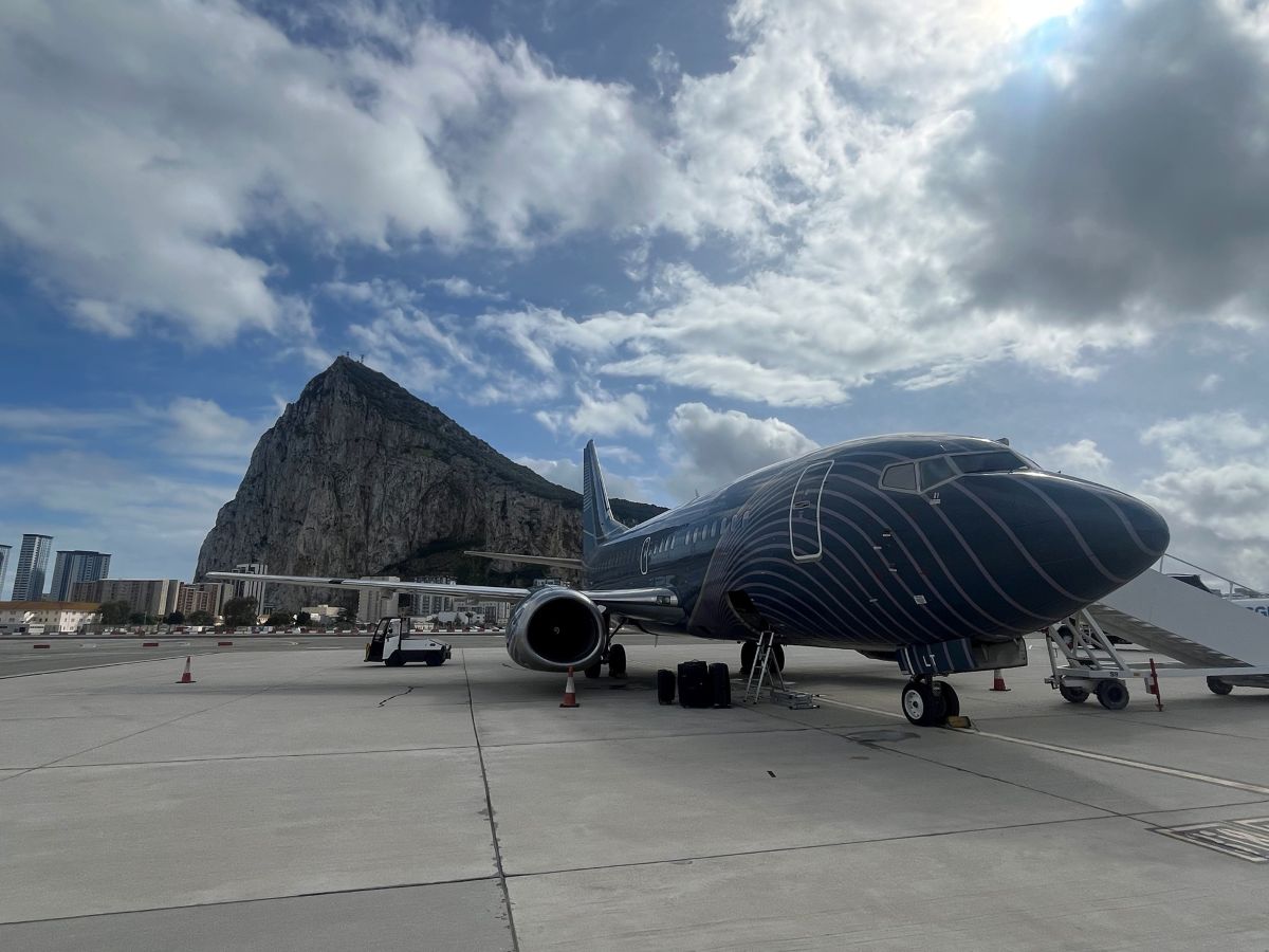 A Pilot's Insight into Navigating the World's Most Daunting Airports